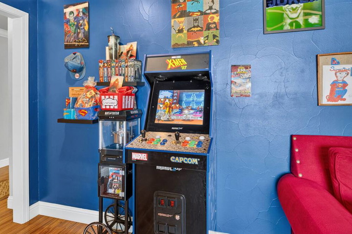 Oasis Pool, Outdoor Kitchen And Grill, Arcade Room, Movie Room, Sleep Up To 13 - Fresno, CA