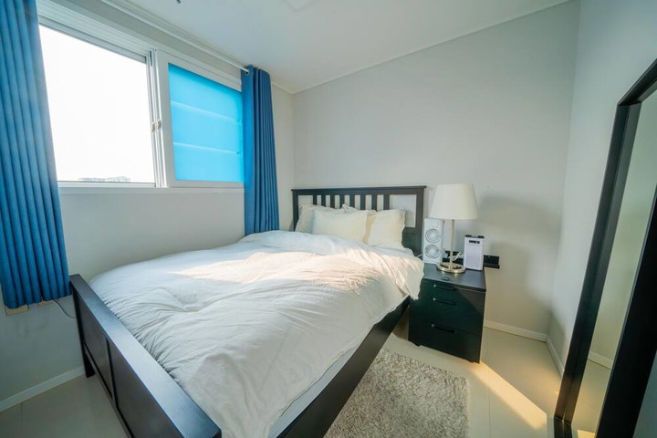 Stunning Luxury Apartment! Super Close To Restaurants & Bars, Subways & Buses! - Seoul
