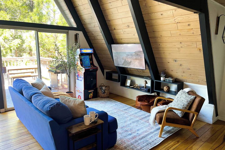 Cozy Cabin W/hot Tub+ac+lake Access+fire Pit+games+ev+bbq - Lake Arrowhead, CA