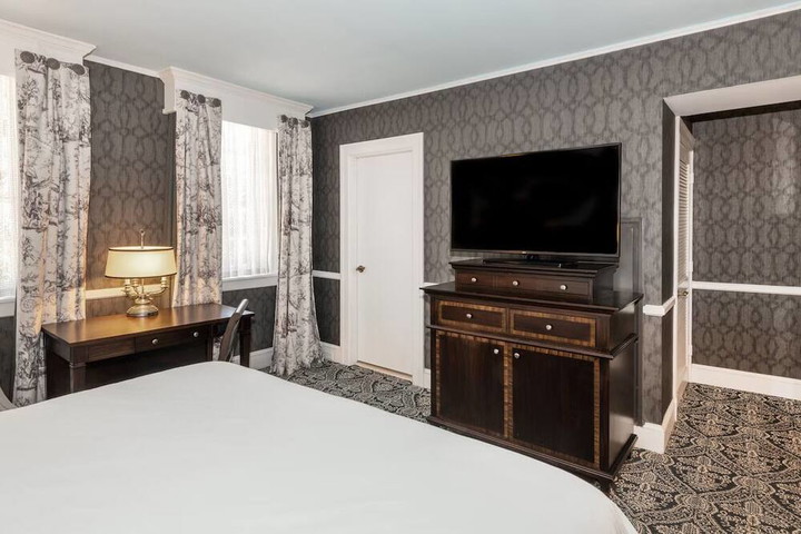 Boutique Historic Stay Near Usna & Annapolis City Dock | 1 King Bed - Annapolis, MD