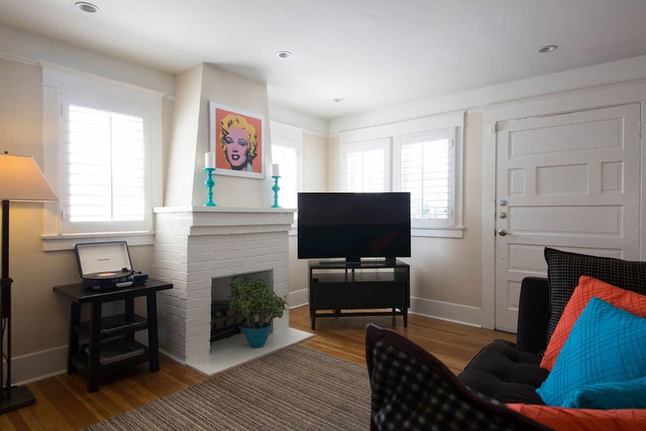 Cozy Hollywood House Central Los Angeles Location 2 Car Parking - Hollywood, CA