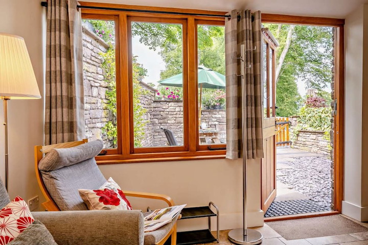 1 Bed In Abergavenny (Oc-47886) - Abergavenny