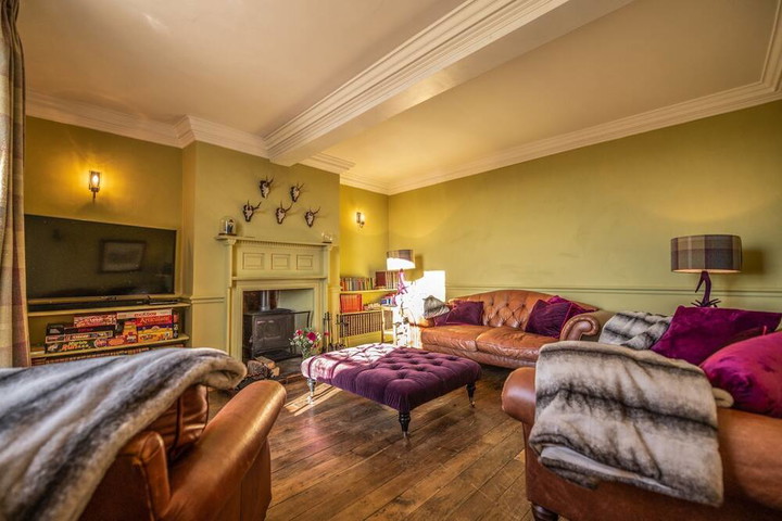 Vogel House - Six Bedroom Villa, Sleeps 14 - Ruthin