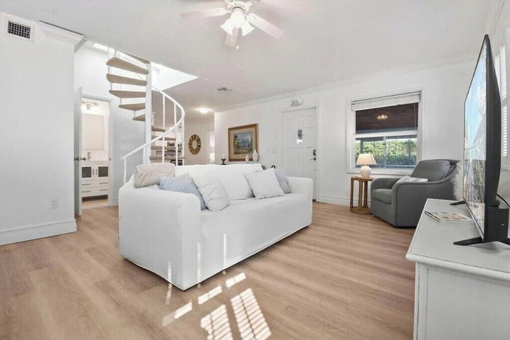 Juno Beach Access Directly Across Street - 3bed 2.5bath House - Jupiter, FL