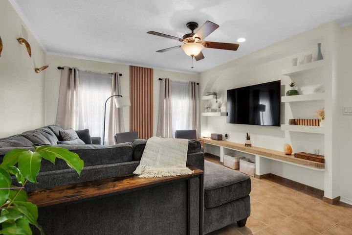 Private-relaxing, Pool, Dwntwn Pns & Beaches - Milton, FL