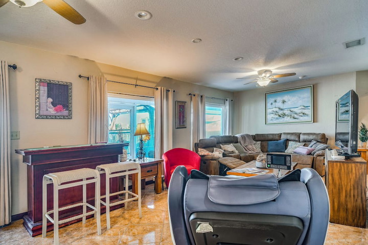Bayfront St Petersburg Home W/ Hot Tub & Dock! - St. Petersburg, FL