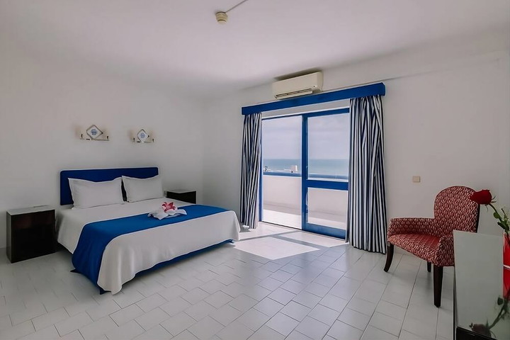 Best Place To Unwind! Comfortable 2br With Kitchen, Pool View, Beachfront! - Albufeira