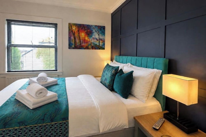 Central Bedford Apartment | Secure Parking | Fast Wi-fi | Walk To Station - Bedford