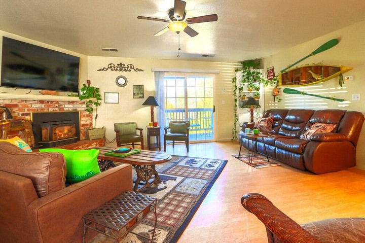 Spacious- 11 Min To Yosemite Toll- 13 Guests- 7+ Beds, Pet- Game Room- 2000 Ft - Oakhurst, CA
