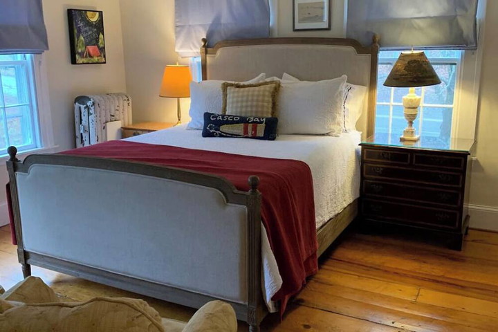 Historic, Antique Southern Maine Farmhouse For All Seasons - 5 Mins To Portland! - Portland, ME
