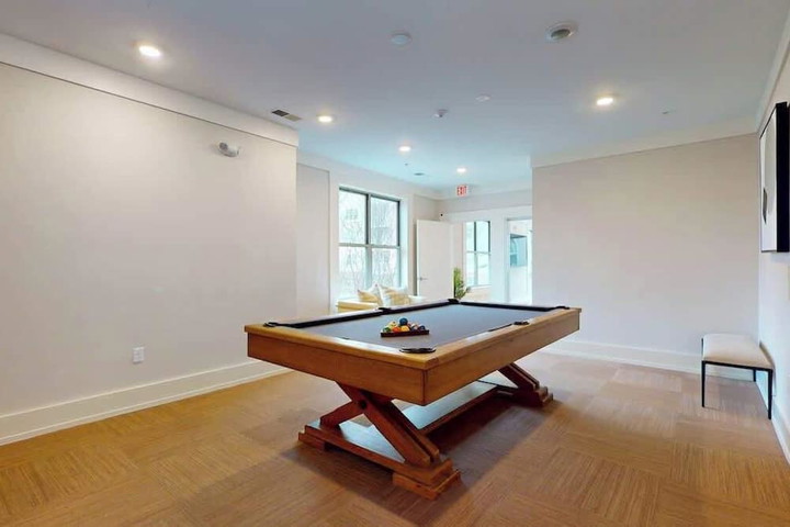 Modern Comforts ,Free Gym Access - Bedford, NY