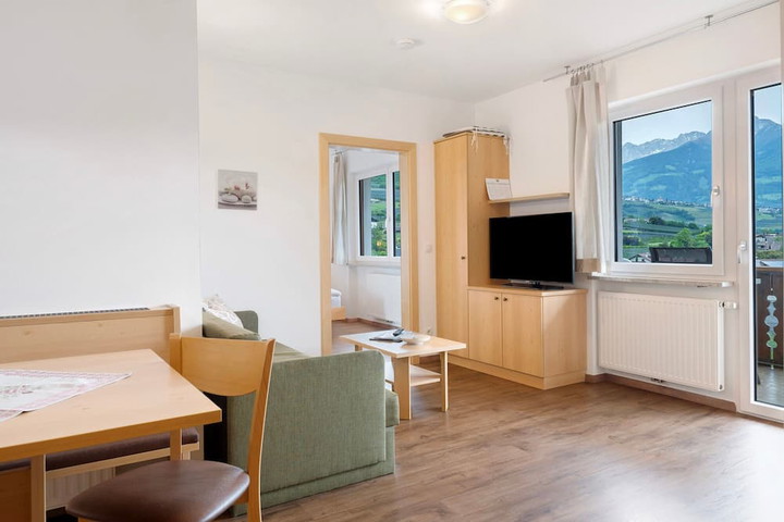 Residence Sonngart Apartment A8 With View Of Merano, Shared Pool, Hot Tub, And Wi-fi - Lana