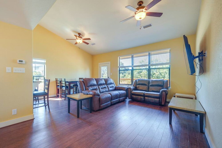 Townhome Near Lake Lbj W/ Deck & Patio! - Horseshoe Bay, TX