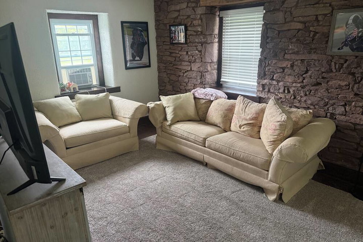 Perfect 2-bedroom Beautiful Farm House In Schwenksville. - Limerick Township, PA
