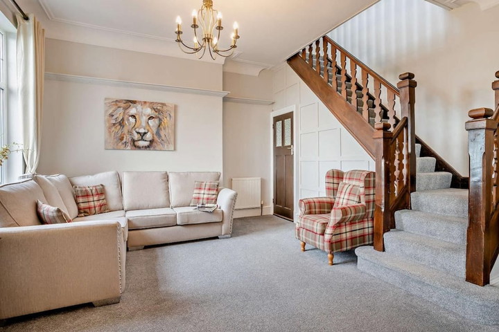 6 Bed In Aberaeron (Oc-74151) - Aberaeron