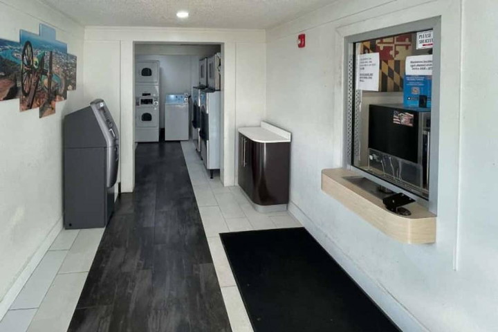 Cozy 2-bed Ada Room | Free Parking - Hagerstown, MD