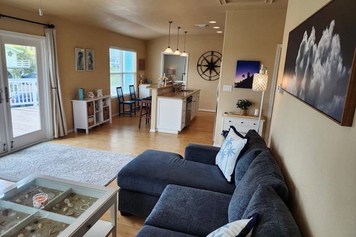 New Jamaica Beach Cottage | Hot Tub | 2-min. Ride To Beach - Galveston