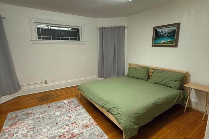 Room - 202 - Syracuse, NY