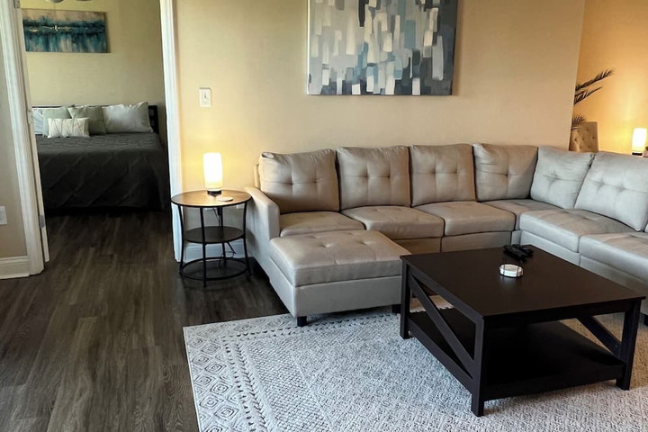 Spacious 2 Bed-2 Bath In Heart Of Uptown-free Parking-self Check-in! City Views! - Charlotte, NC