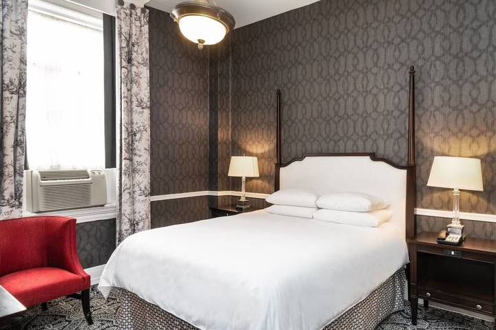 Elegant Historic Flat: Near State House & Naval Academy | Pets Are Allowed - Annapolis, MD