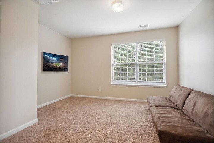 3-bedroom House In Fantastic North Durham With Cool Ac And Comfort - Durham, NC