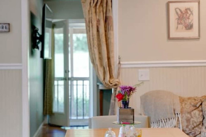 Gorgeous Country Cottage - Springfield, TN