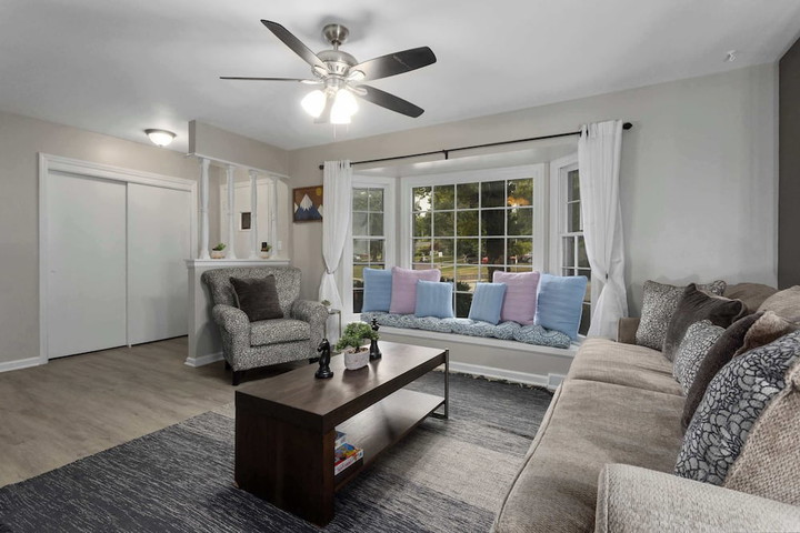 Great Home_4 Kingbeds W/ Tvs|arcade |Pet-friendly - Overland Park, KS