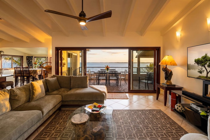 Absolute Oceanfront In Hilo! Read Our Reviews! Ac And Complimentary Ev Charging - Hilo, HI