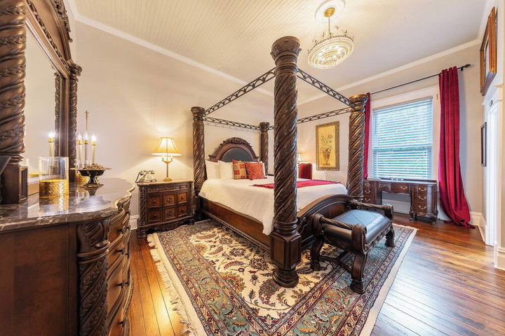 Private Estate In Clayton For Retreats, Getaways & Special Weekends - Clayton, NC