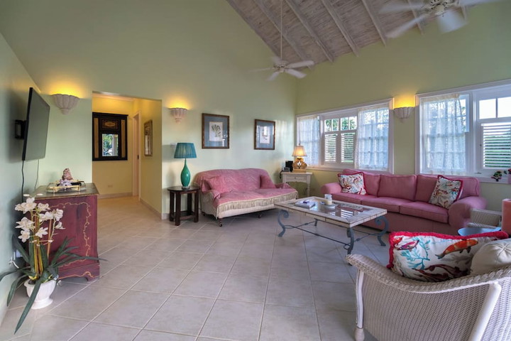 The Garden Loft With Pool And Club House Access - Barbados