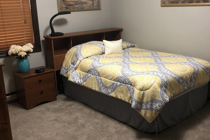 Clean And Comfy!! 2 Bedrooms! - Aberdeen, SD