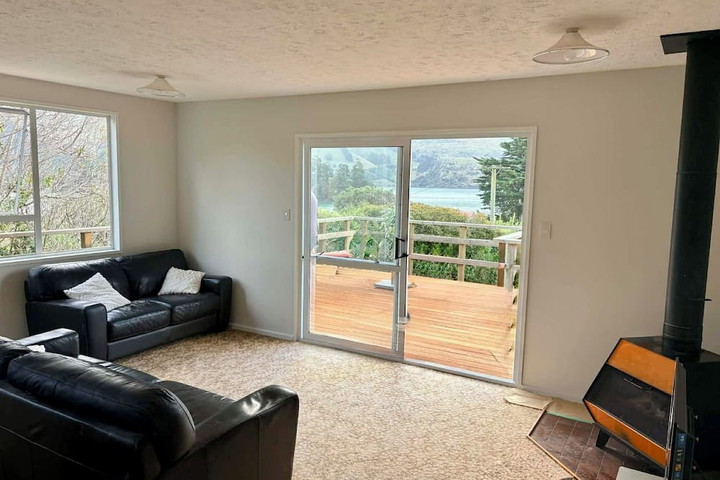 Port Levy Retreat With Large Section - Little River