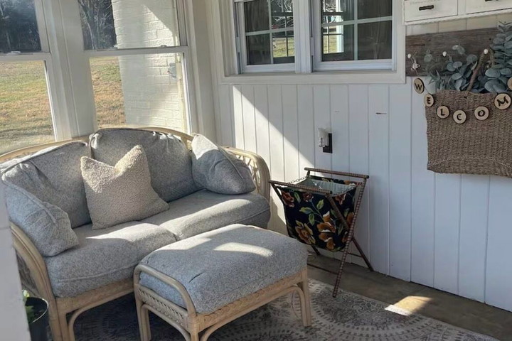 Charming Country Cottage On Nearly Four Acres. - Farmington, MO