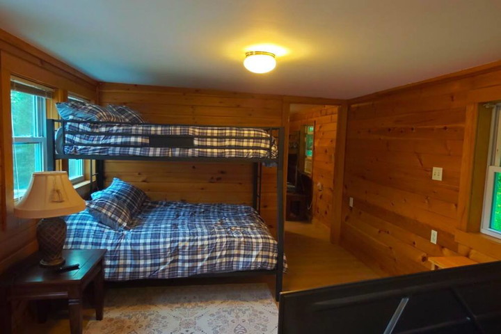 Tiny Home With Sweeping Mountain Views - Waterbury Village Historic District
