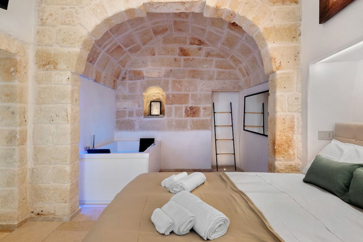 Apartment 'Terra Mia Suite Jacuzzi' With Private Terrace, Wi-fi And Air Conditioning - San Vito dei Normanni