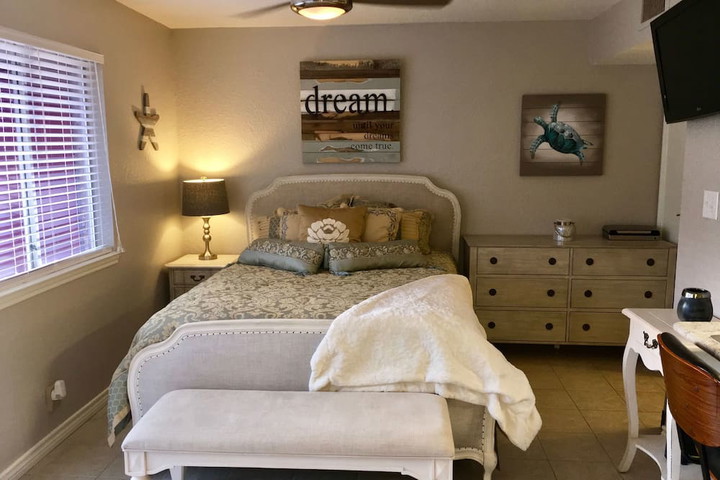 Waterfront On Canal, Boat Slip, Close To Beach, Restaurants, Shopping & Fishing! - Texas