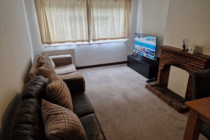 2 Bedroom Serviced Apartment In Surrey - Godalming