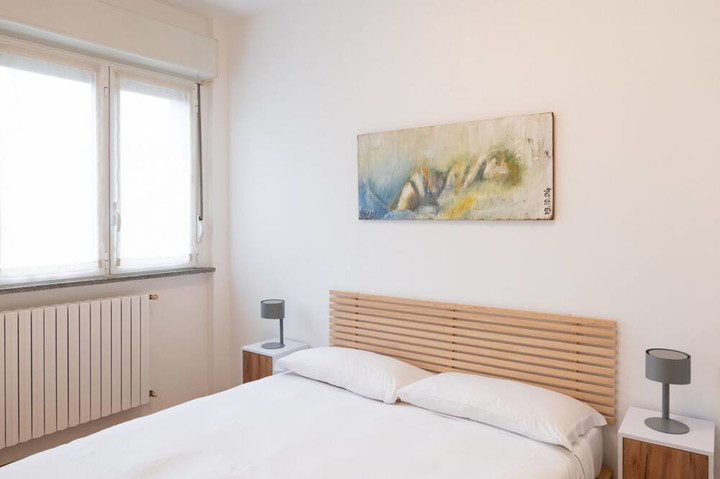 Elegant Two-room Apartment In Bocconi Area - Mediolan