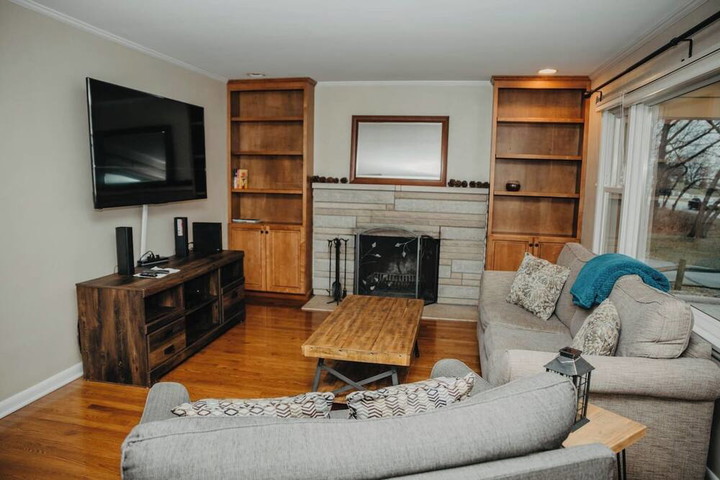 Golf Course Views! Ranch! Fire Pit ! Bring Pets! - Lafayette, IN