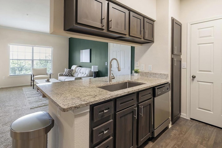 Landing | Chic 1bd, Gym - McKinney, TX