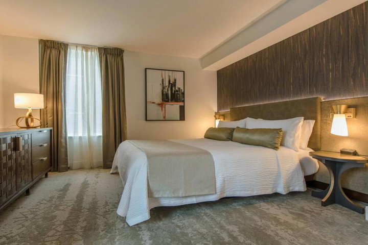 Nyc Stay Near Times Square, Broadway & Dining With King Guest Room Comfort - New York City