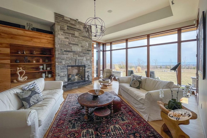 3 Bdrm, 3 Bath Country Home, 10 Acres, Private, Hot Tub, View Of Georgian Bay! - Thornbury