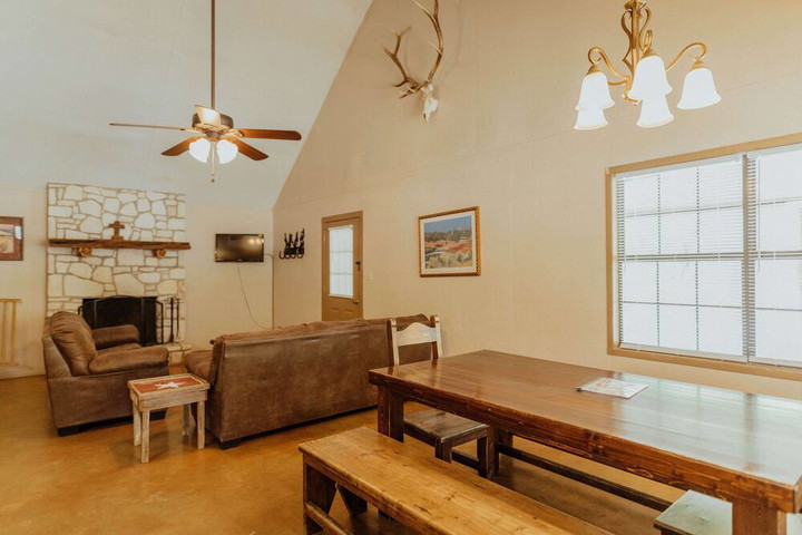 Frio Country Resort - Within Walking Distance To The Frio River! - Concan, TX