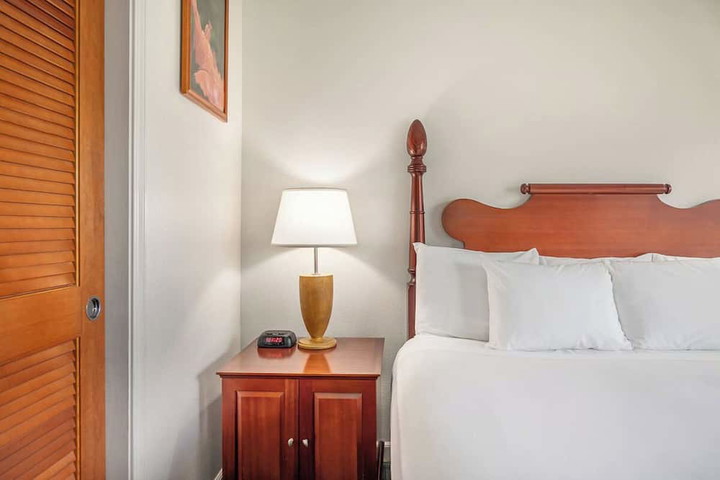 Beach, Sun & Island Adventures | Prime Location | Outdoor Pool | Pet-friendly! - Paia, HI