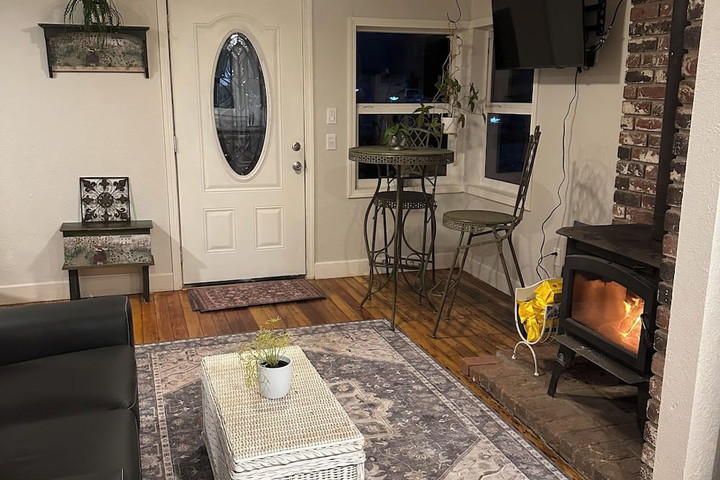 Cozy 1-bedroom Cabin In Soothing Pollock Pines With Ac - Pollock Pines, CA