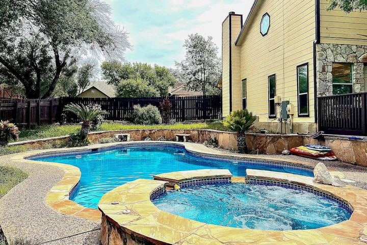 San Antonio Home W/ Pool & Hot Tub Near Seaworld! - San Antonio, TX
