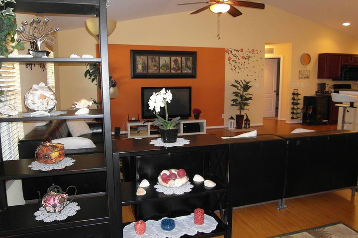 Villa Jacaranda, Beautiful 3 Bedroom Plus Den, Sleeps 8, Screened & Heated Pool - Burnt Store Marina