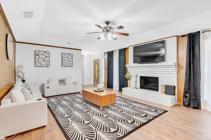 Backyard Oasis With Private Pool & Outdoor Lounge. 15 Mins From Dallas Stadium - Fort Worth, TX
