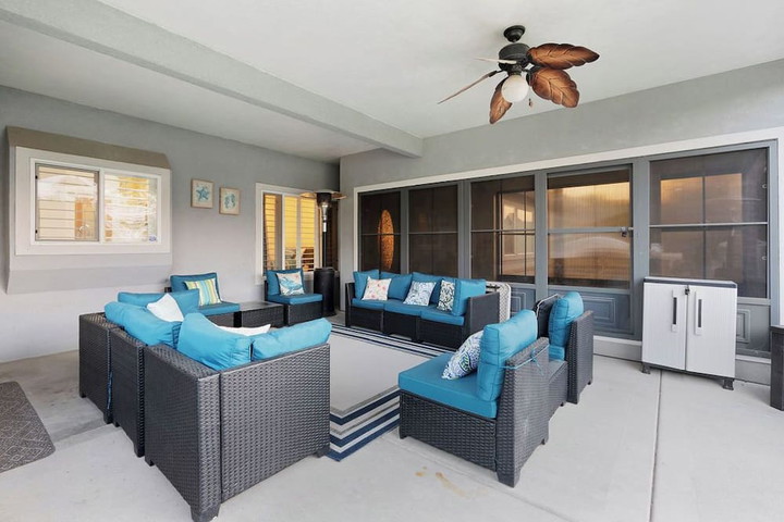 Huge Reunion Ctr 30+, 16 Br, 8.5 Bath, Pets - South Jordan, UT