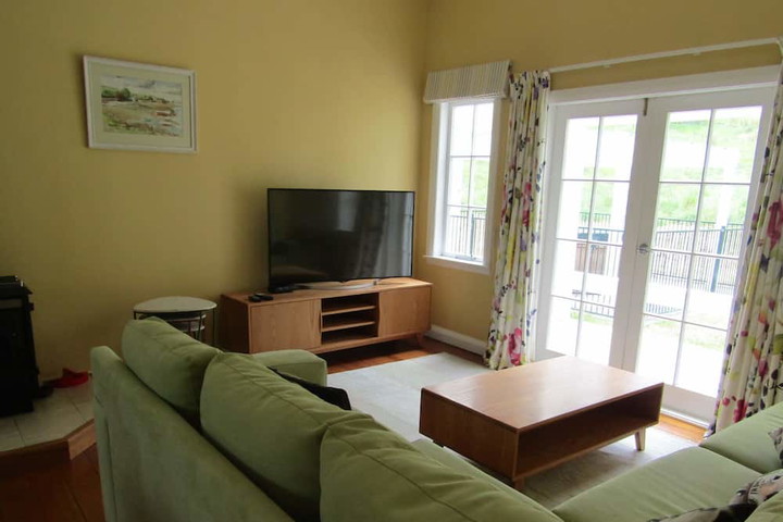 Poplar Cottage - Warm And Private, Nature Haven - Castlepoint